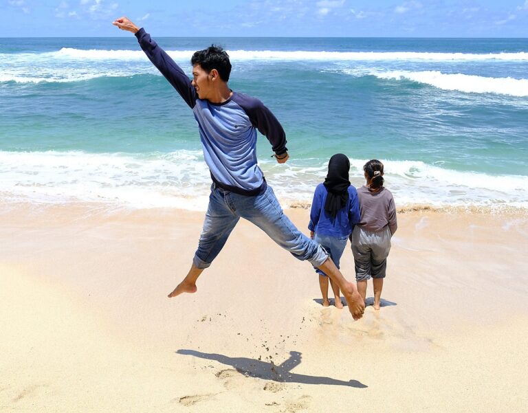 51+ Fun Hangout Ideas For Teens And Cool Things To Do - Daddy Simply